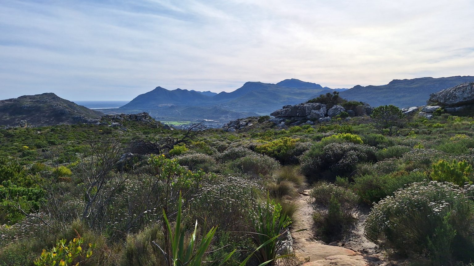 Elsie’s Peak Traverse adventure hike - Outdoor Cape Town
